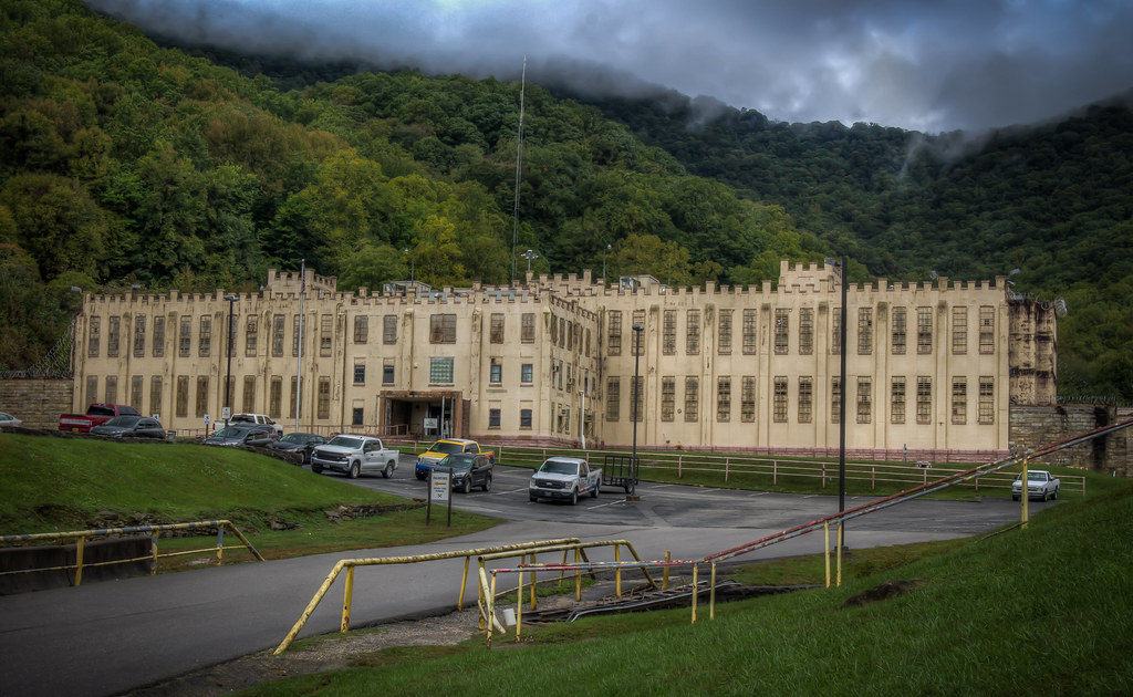 Brushy Mountain State Penitentiary: Tennessee Ghosts and Legends – Lyle ...