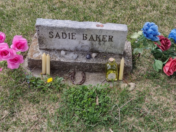 The Legend of Sadie Baker: Tennessee Ghosts & Legends – Lyle S. Russell