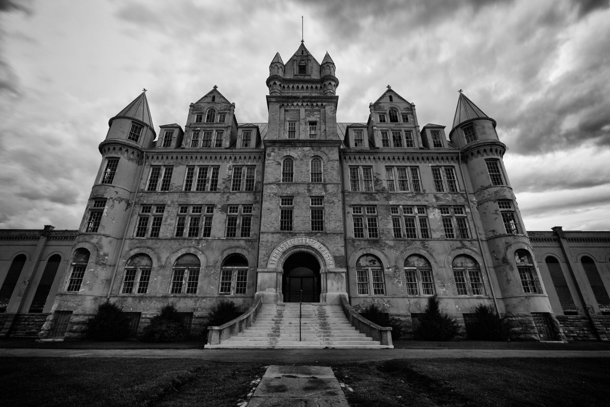 Tennessee Ghosts & Legends: The Tennessee State Prison – Lyle S. Russell
